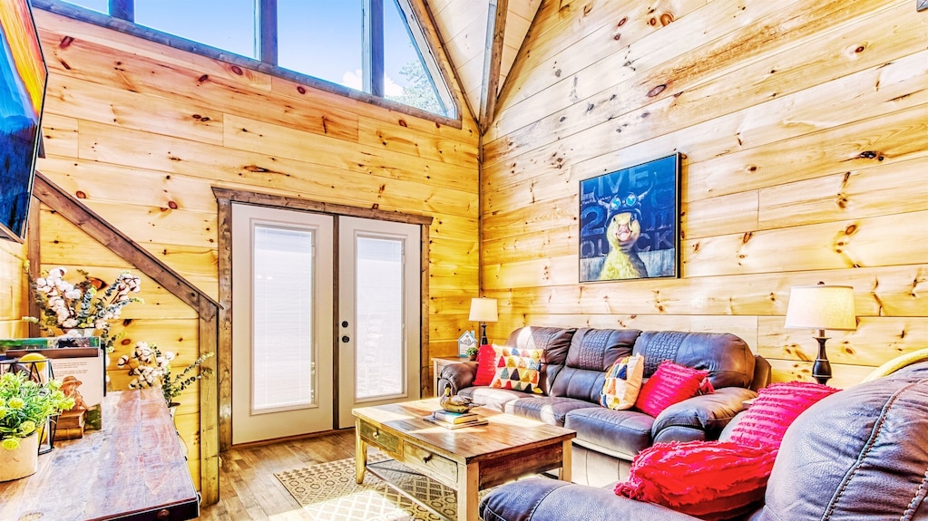 Mighty Birdsong: 2 New Cabins W/ Hot Tubs, Indoor Pools, Mtn Views, Firepit - Tennessee