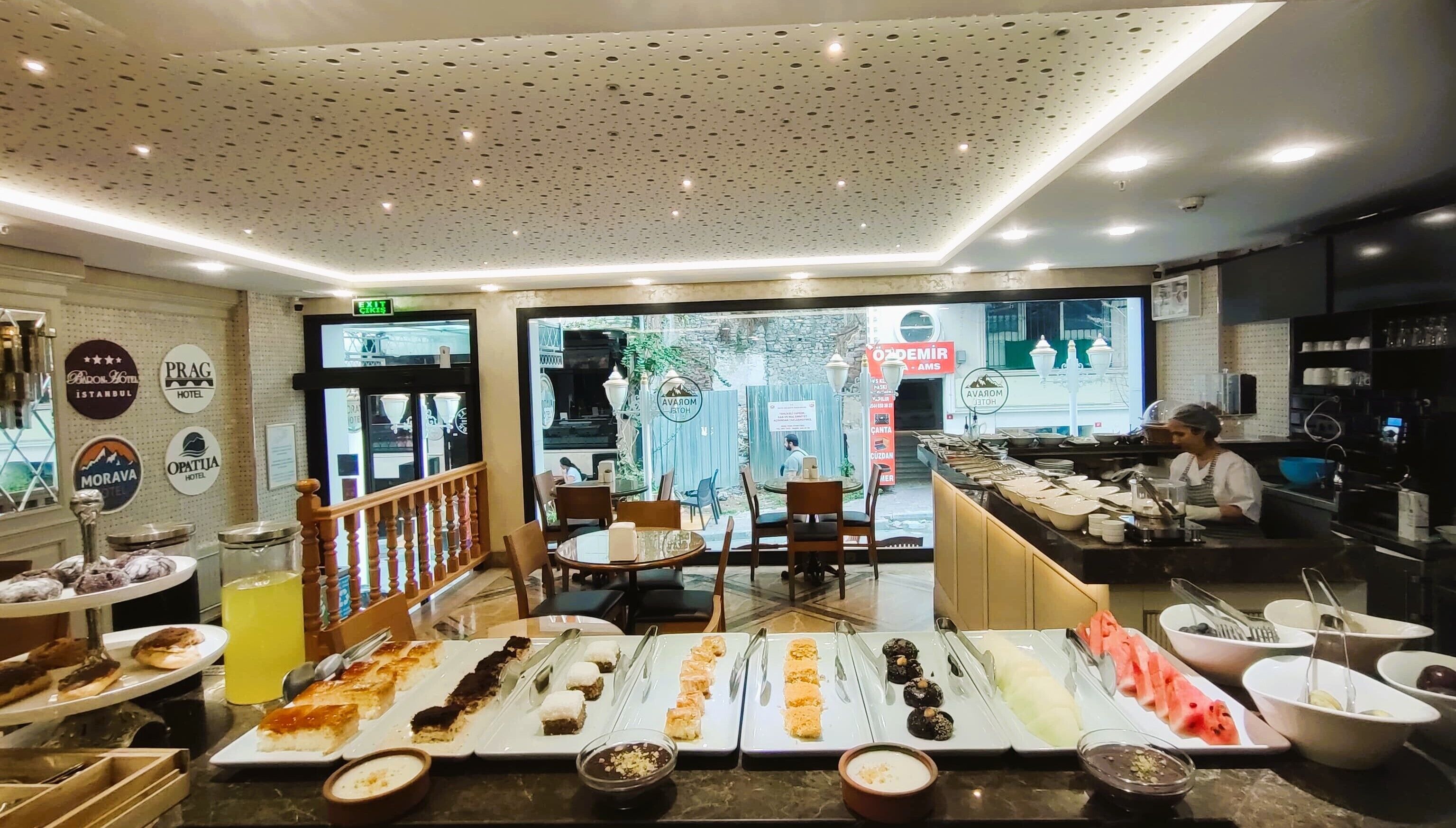 Pequeno-almoço completo diário incluído 