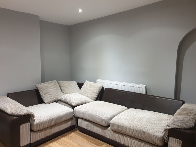 Barnet Luxury Apartment Can Sleep 4 People Just Few Mins Away From Station - University of Hertfordshire