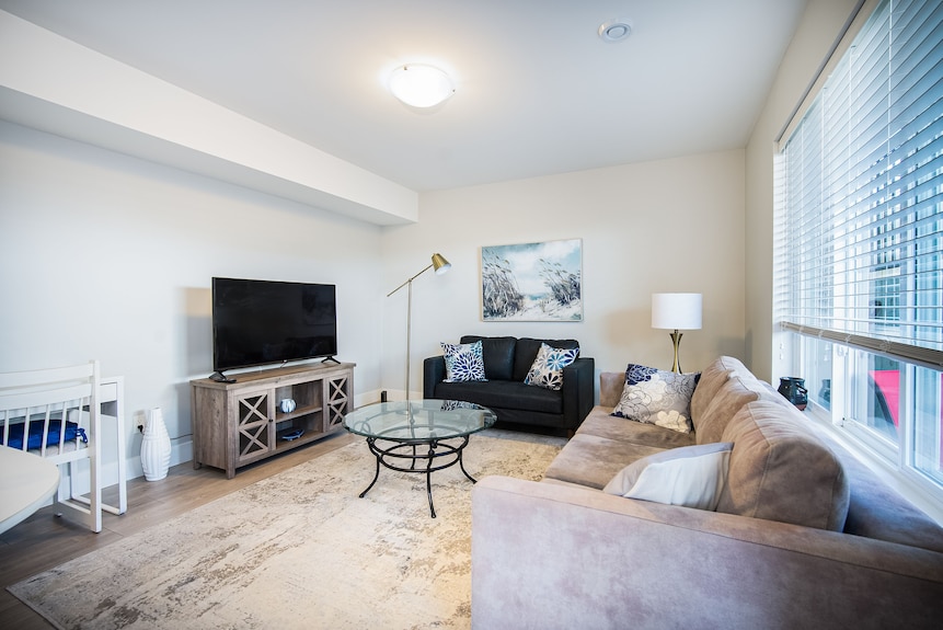 Stay At Our Comfy Corner! - 素裡