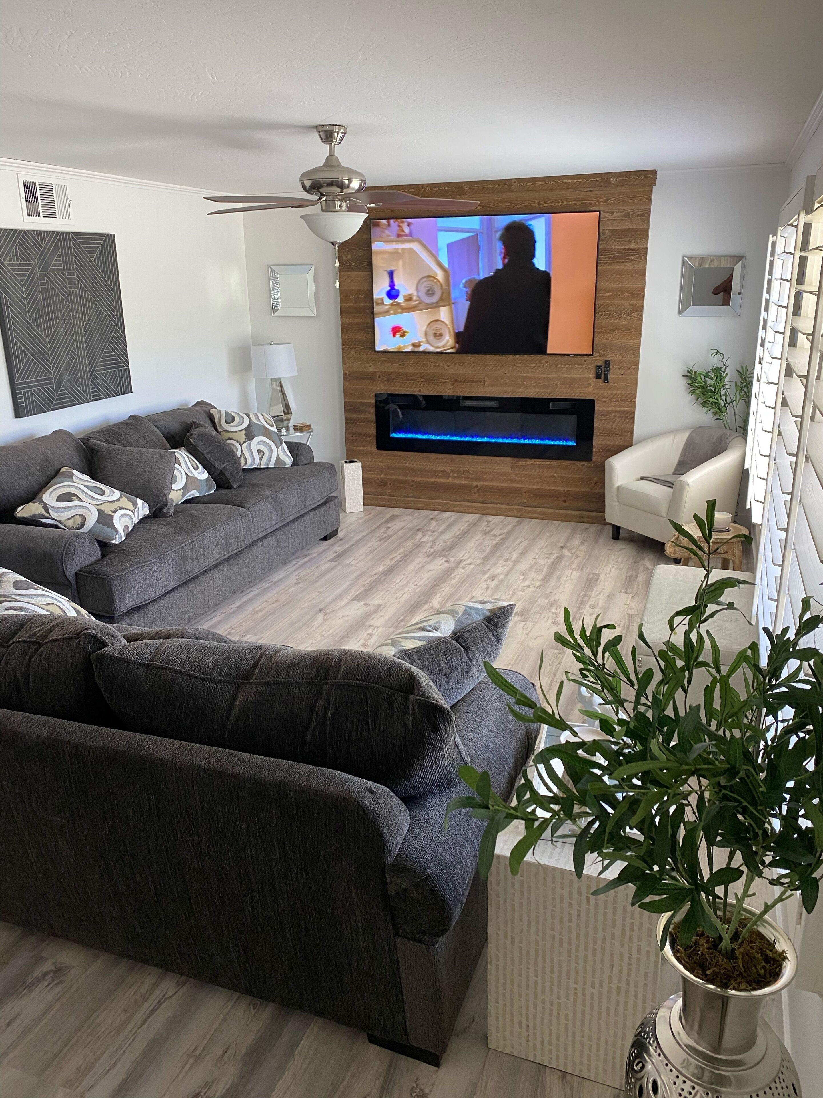 3 Bdrmtownhouse On Golf Course Near Everything!  7 Pools! Sleeps 6! Very Modern! - Cathedral City, CA