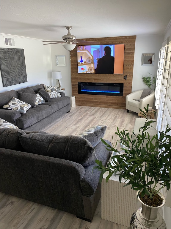 3 Bdrmtownhouse On Golf Course Near Everything! 7 Pools! Sleeps 6! Very Modern! - Cathedral City, CA