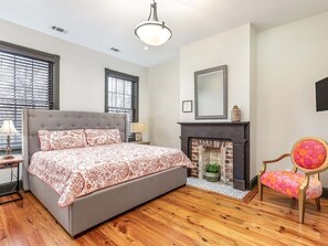 Casa, várias camas, lareira, vista para o jardim | 3 quartos, Wi-fi grátis, roupa de cama fornecida 