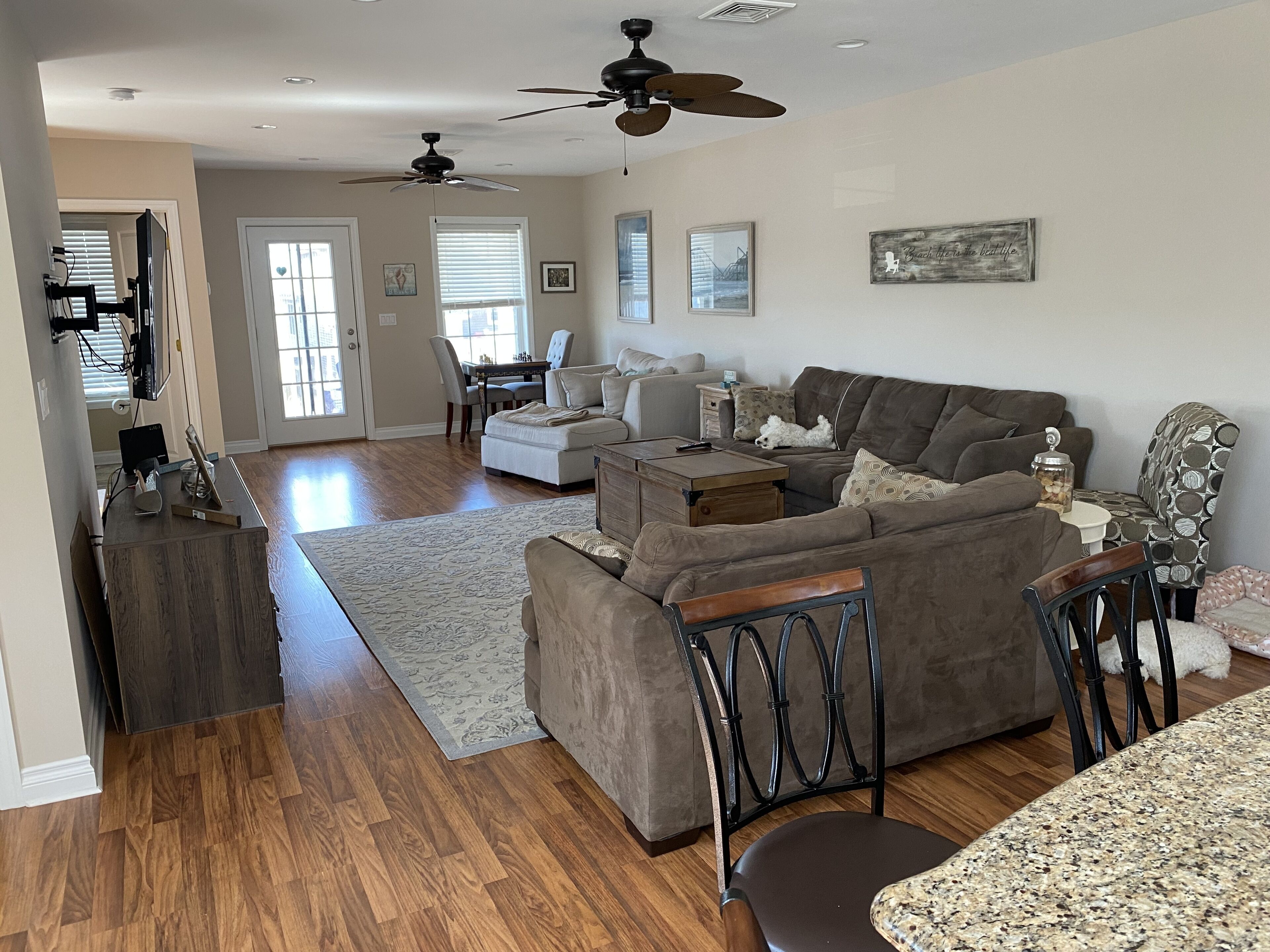 Beautiful Spacious Home With A Pool! Walk To The Beach, Boardwalk & Bay. - Seaside Heights, NJ