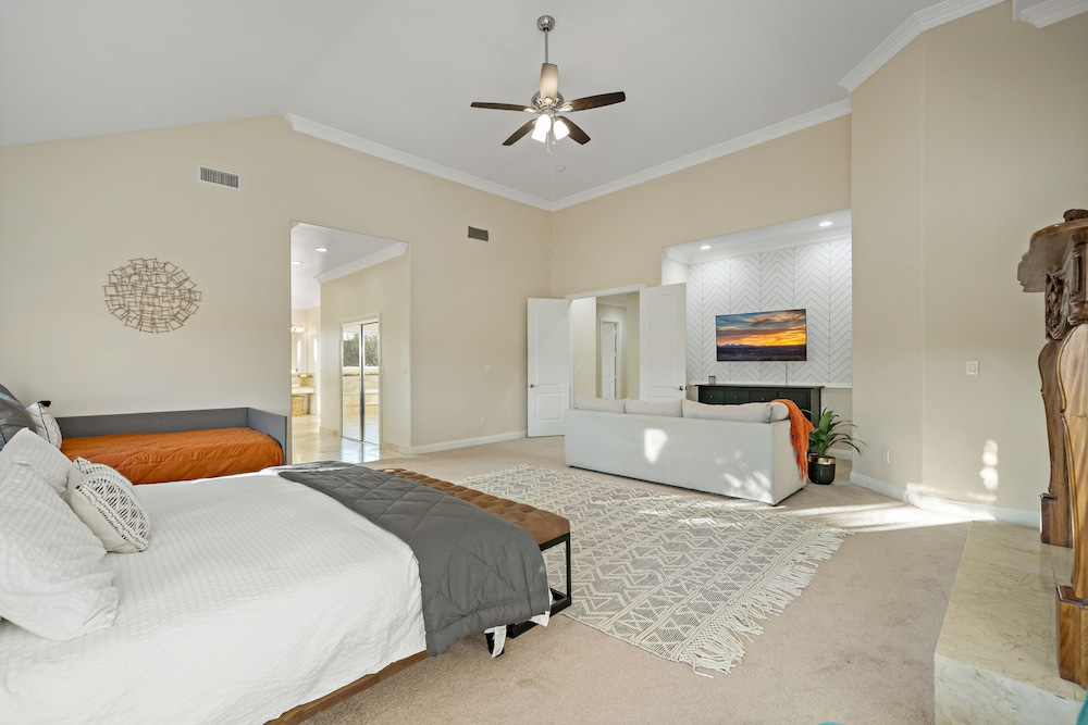 Rancho Agave Azul Resort* Heated Pool, Swimup Bar* - Orange County, CA