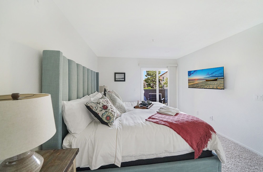Newly Remodled! Walk To Beach! Come Experience Starboard Charm! - Laguna Niguel, CA
