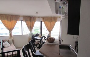 Apartamento, 1 quarto, fumadores, Vista para a cidade | Restaurantes
