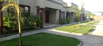 Apartamento, 2 quartos, fumadores, varanda | Terrenos do alojamento