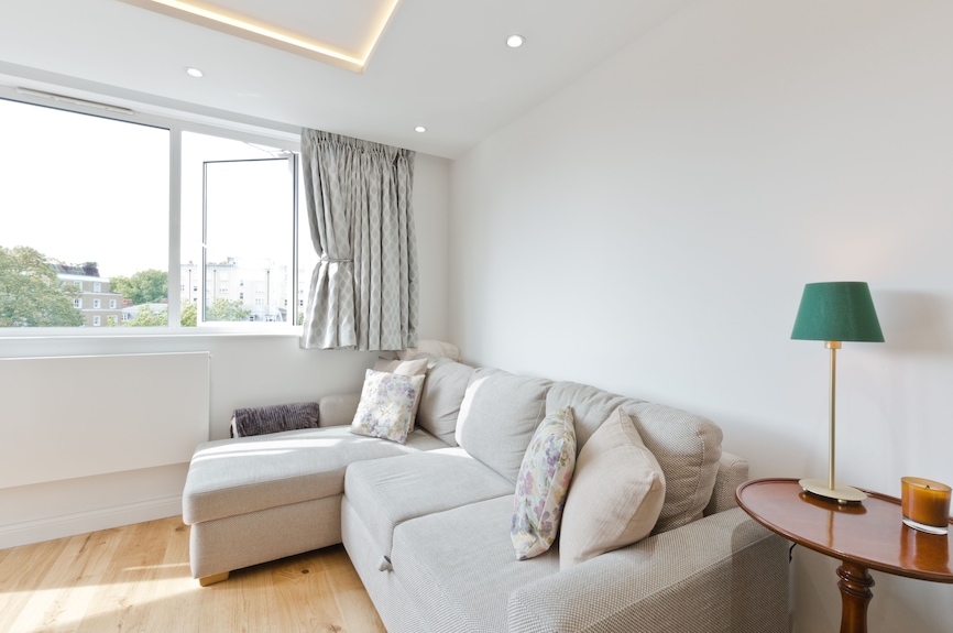 Modern Westminster Flat With Balcony Views, Walk To Big Ben & West End - London