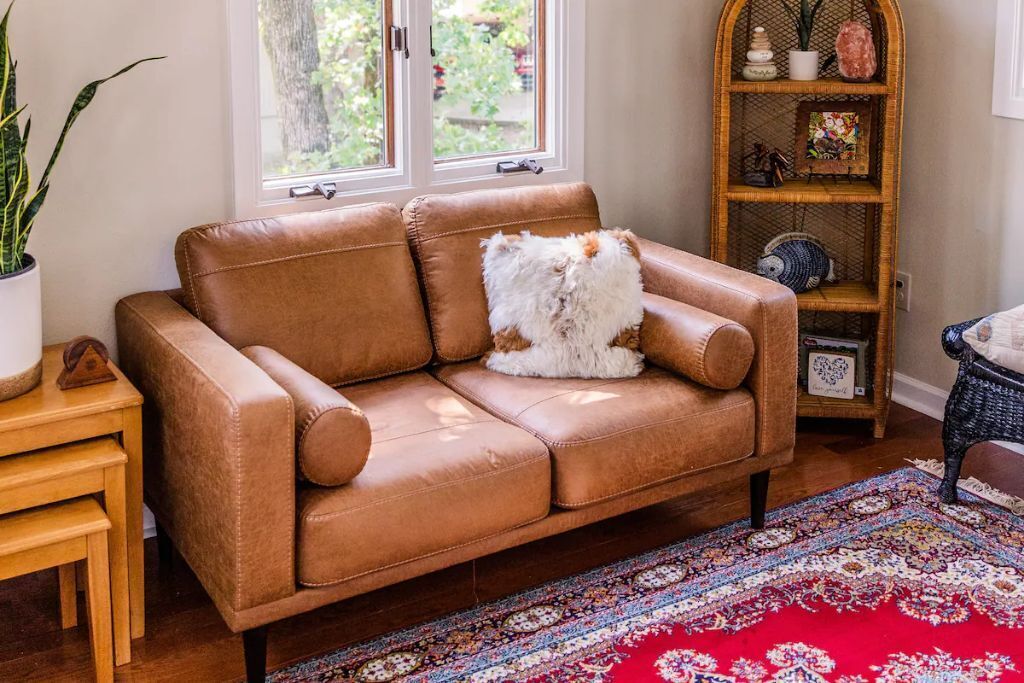 The Boho Loft: Colorful, Cozy, Comfortable 1br - Bismarck, AR