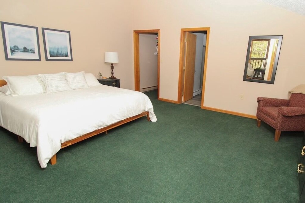 Peaceful Mountain Getaway, Newly Renovated And Minutes To Everything - North Conway, NH