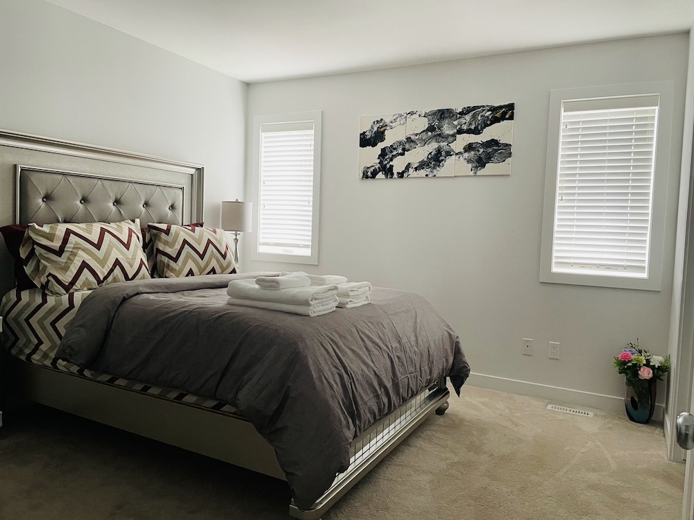 The Sophie's @ Sask (3br/2.5ba) - Saskatoon