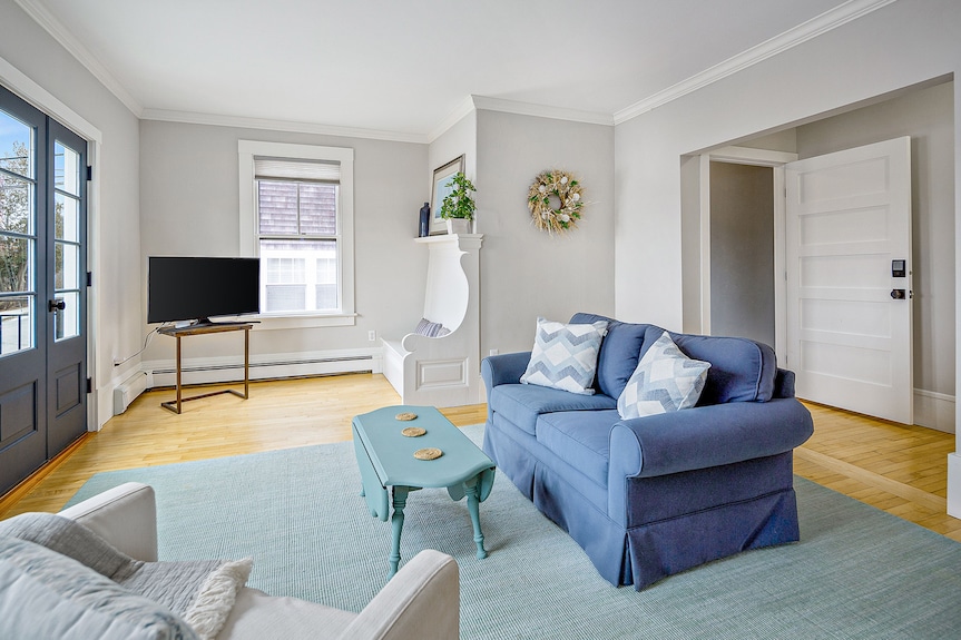 Waterfront, Walkable, Updated Home With Harbor Views & Partial Ac - Camden