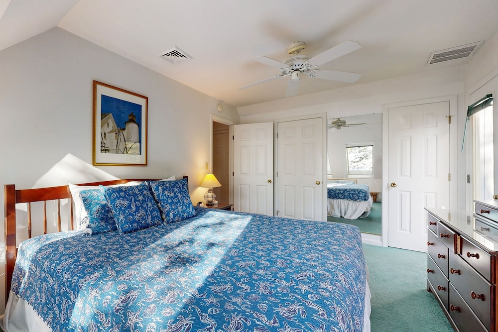 Oceanfront Home With Water Views - Central Ac, Washer/dryer & Beach Access - Camden, ME