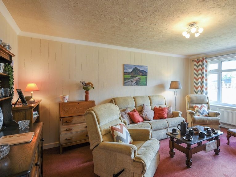 3 Bedroom Accommodation In Tywn - Wales