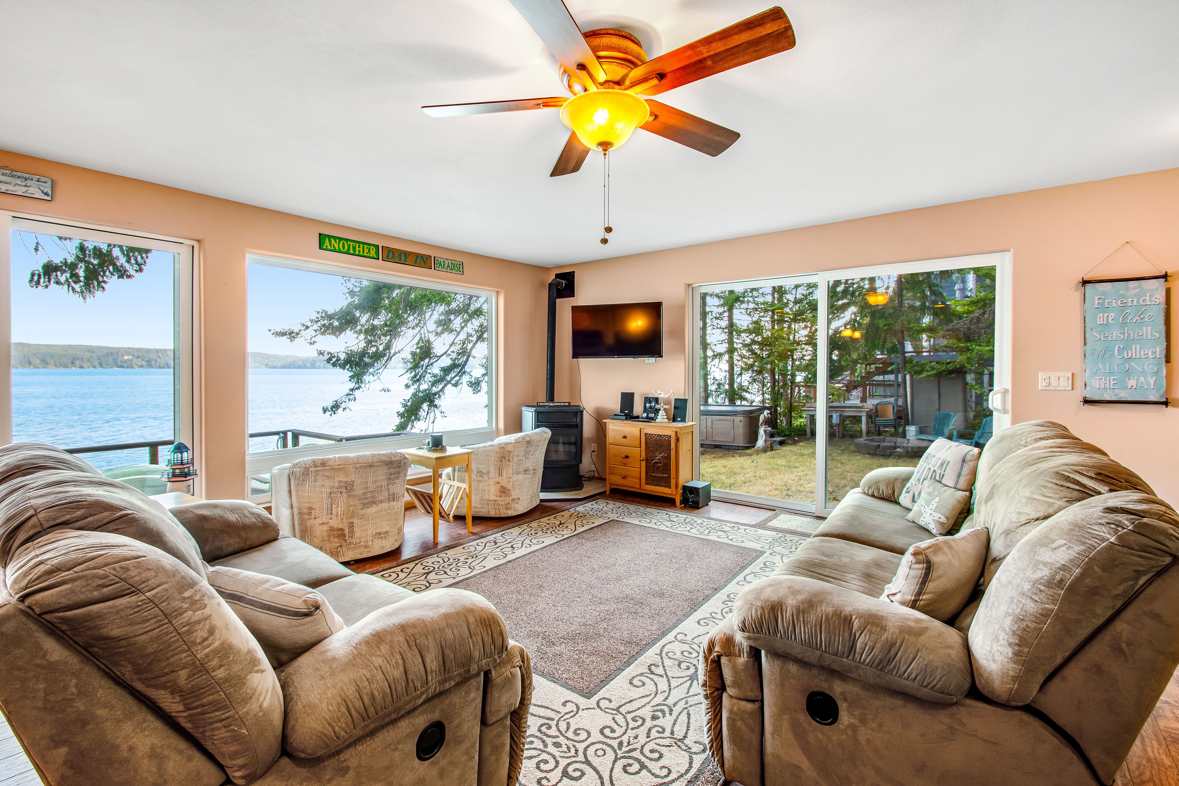 Spectacular Hood Canal Views/Olympic National Park/Brinnon Waterfront ...