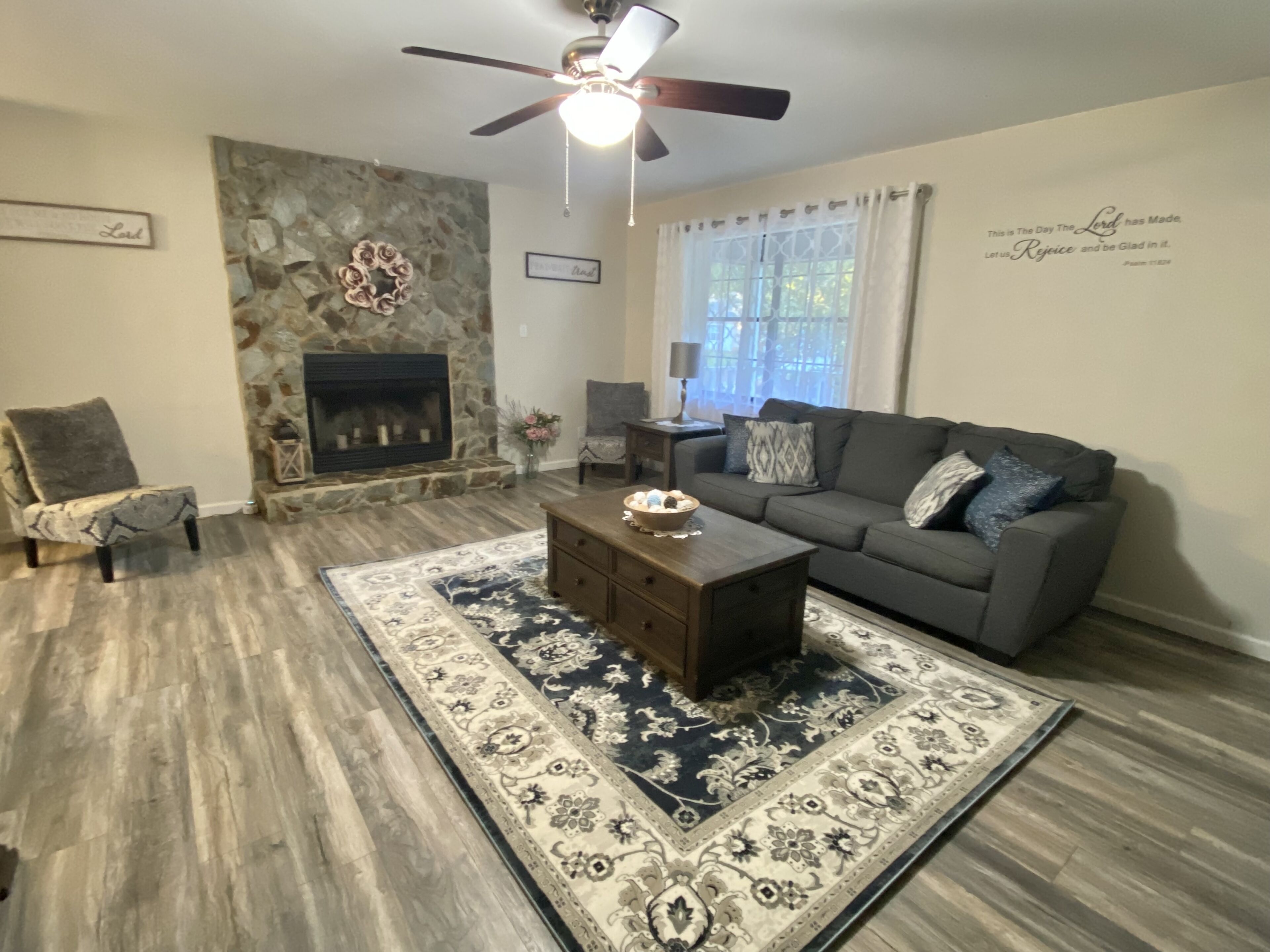 Donnas Charm: 3 Bedroom/king Suite/pools/golf - Daphne, AL