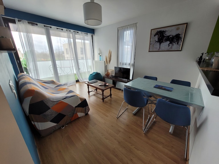 Agréable Appartement Avec Balcon - Chartres