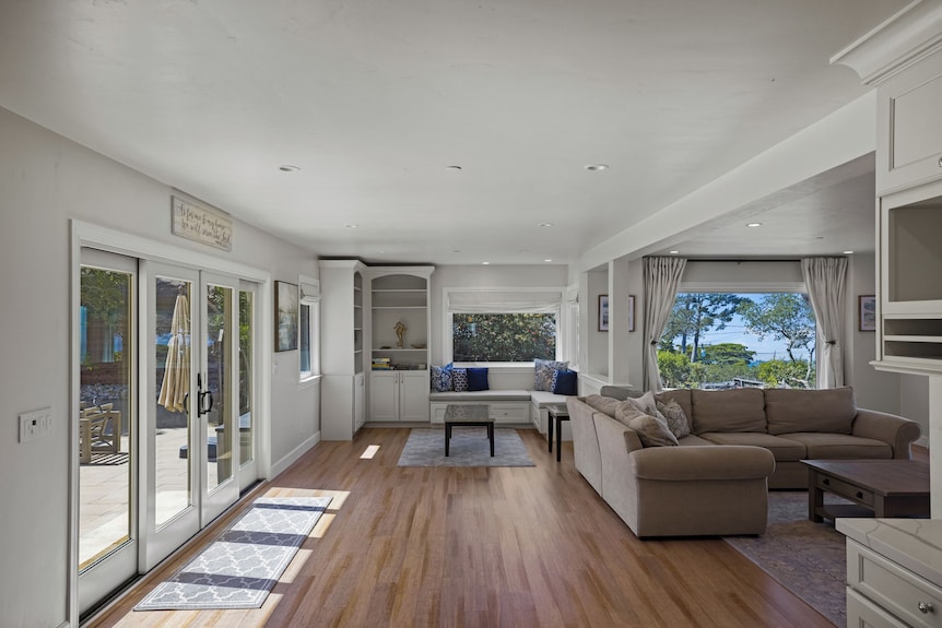 Iaorana: Newly Remodeled Luxury 4 Bedroom With Ocean Views - Carmel Beach, Carmel-By-The-Sea