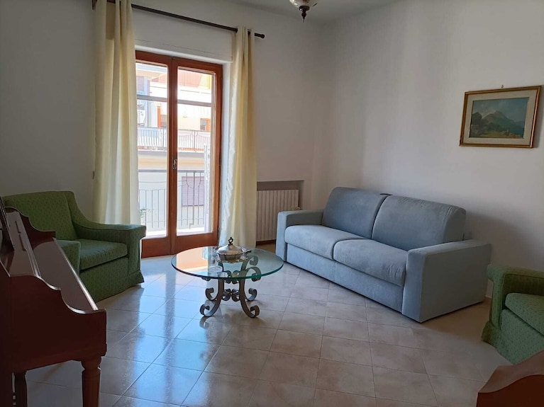 Refined Penthouse Apartment In The Center - Sorrento