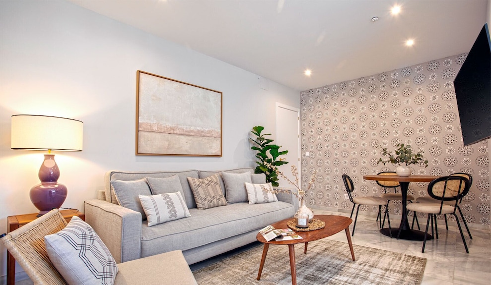 Apartment With Cathedral Views. Constitución Iv - Dos Hermanas