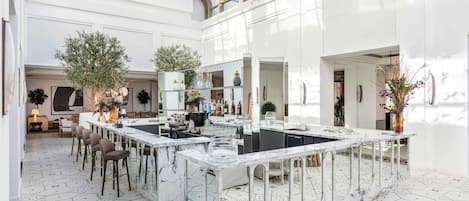 2 bares/lounges, bar na cobertura