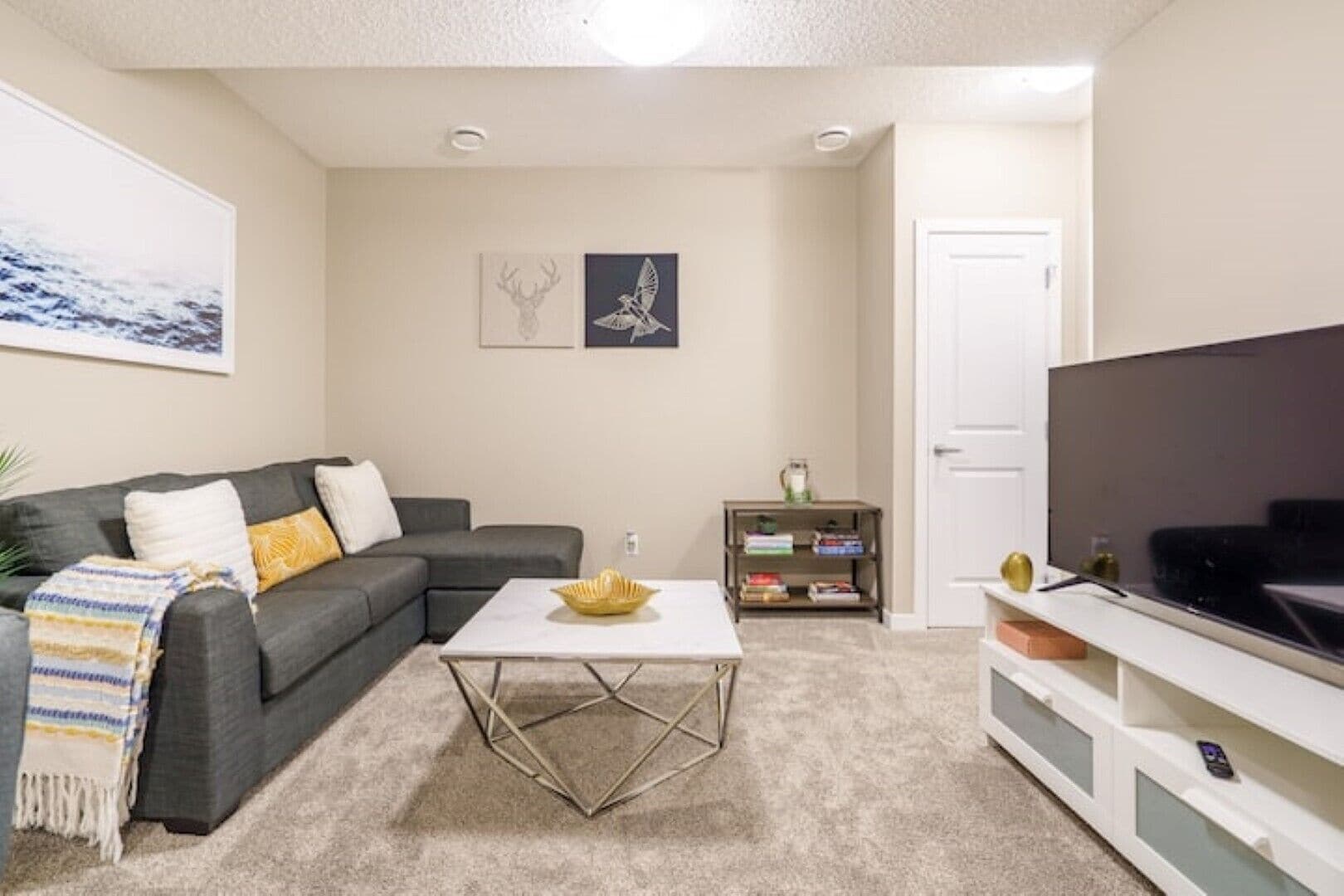 Stylish & Private 2 Bedroom Guest Unit. - Calgary