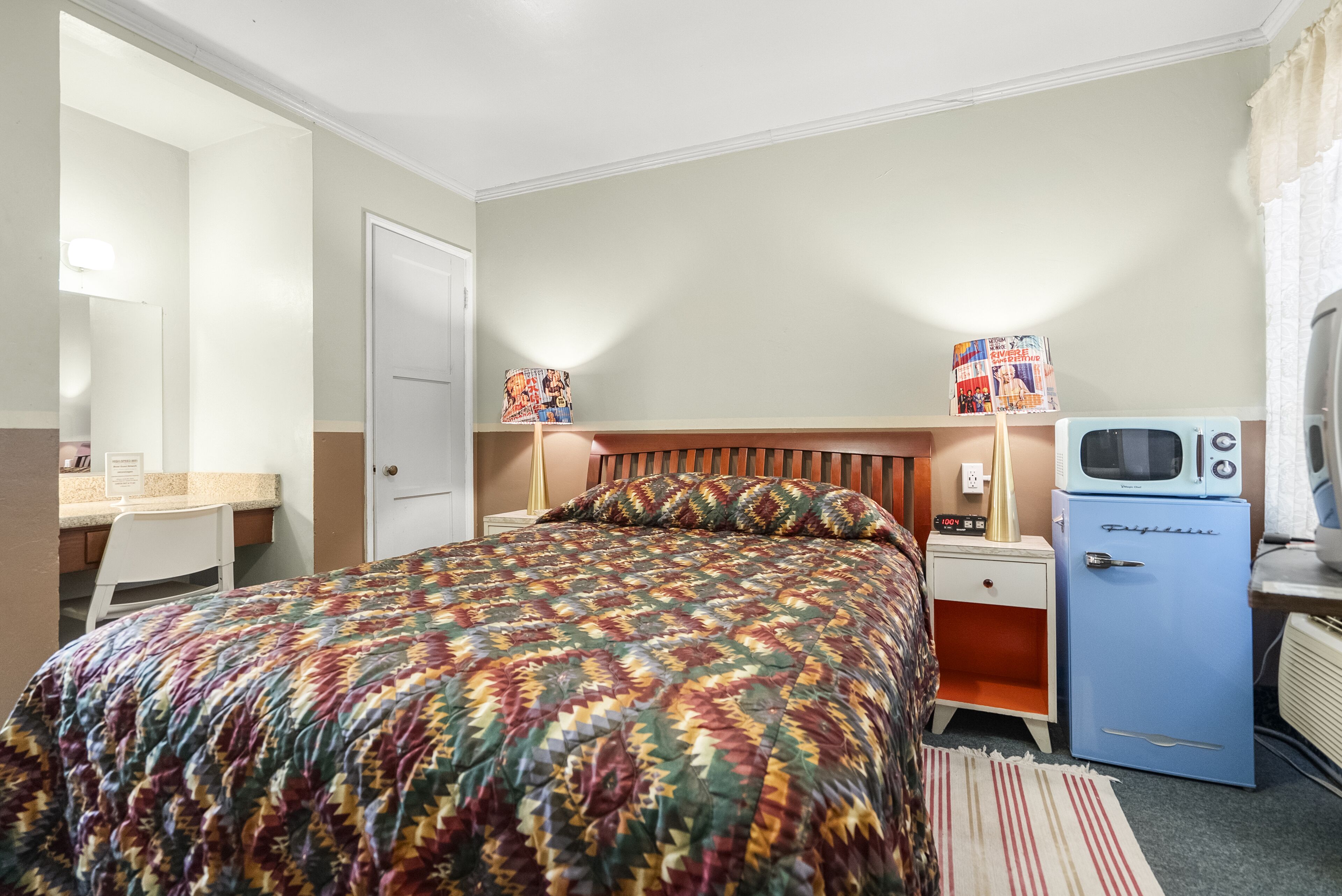 The New Star Motel (1950s Retro Lodging and Retreat Center) in ...