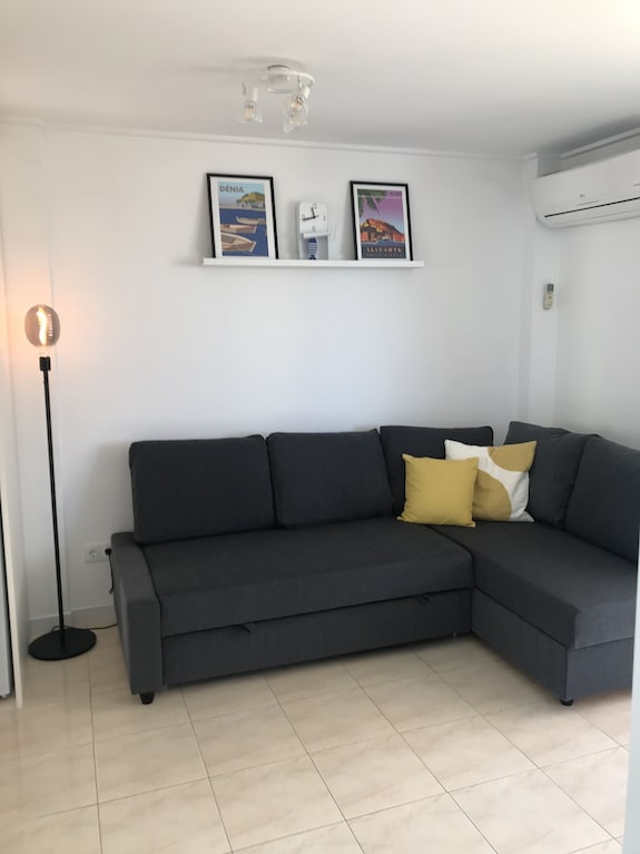 Modern Apartment With Pool That Sleeps Up To 3 People 400m From The Sandy Beach. - Ondara