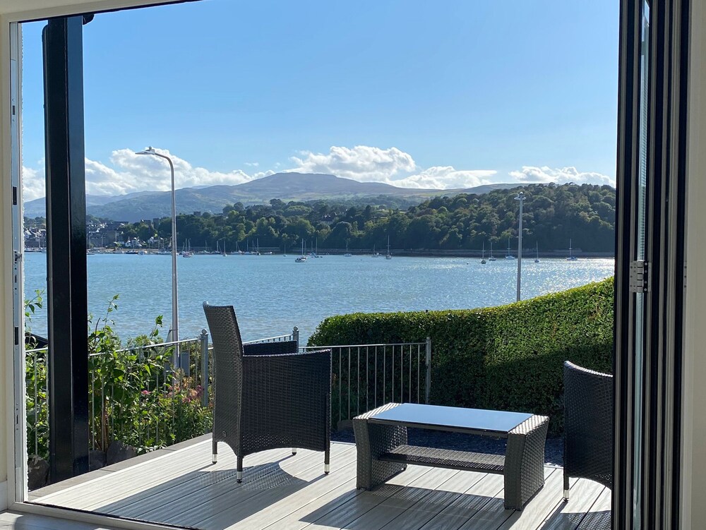 The Old Tywyn Post Office - Conwy