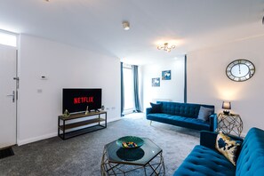 Casa Comfort | Sala de estar | Televisor LED de 32 polegadas com canais por cabo, televisor 