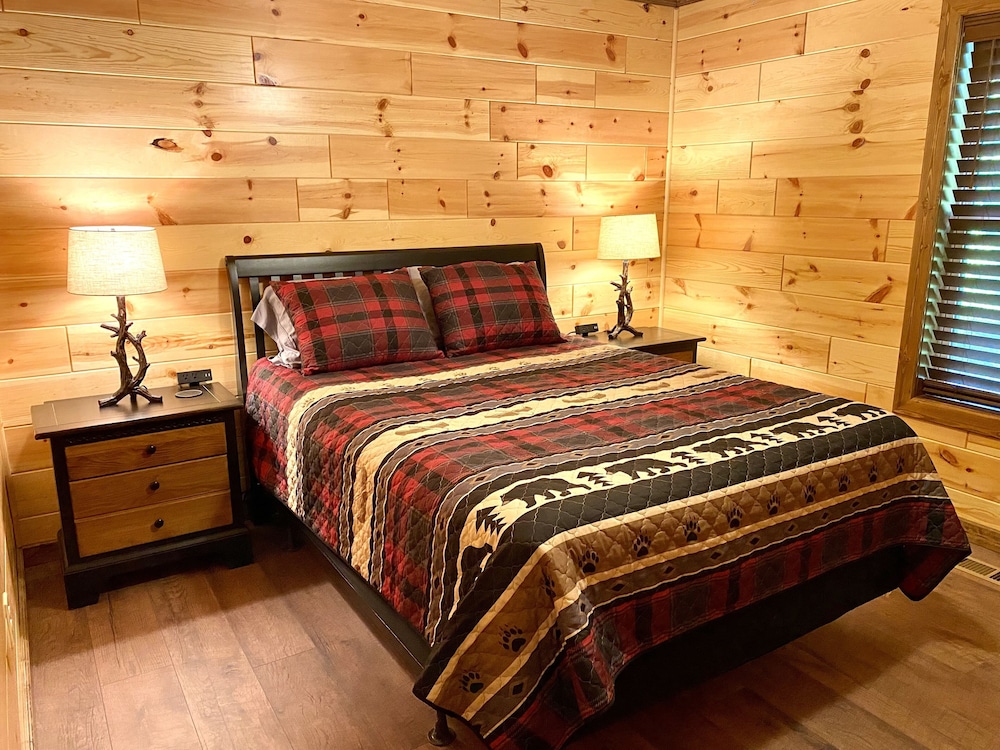 Smoky Hideaway • 2bed 2bath Cabin • Near Bike Trail - タウンセンド, TN