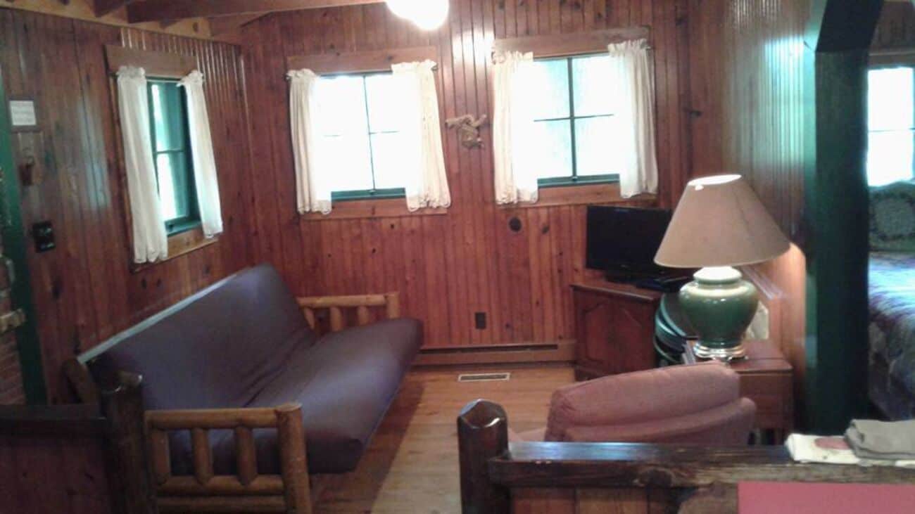 Five Points~lake Hamilton: Cabin#4 ~ 1br W/queen Bed,  Futon In Lr, Full Kitchen, Breakfast "Fixins" Provided, Jetted Tub - Hot Springs, AR