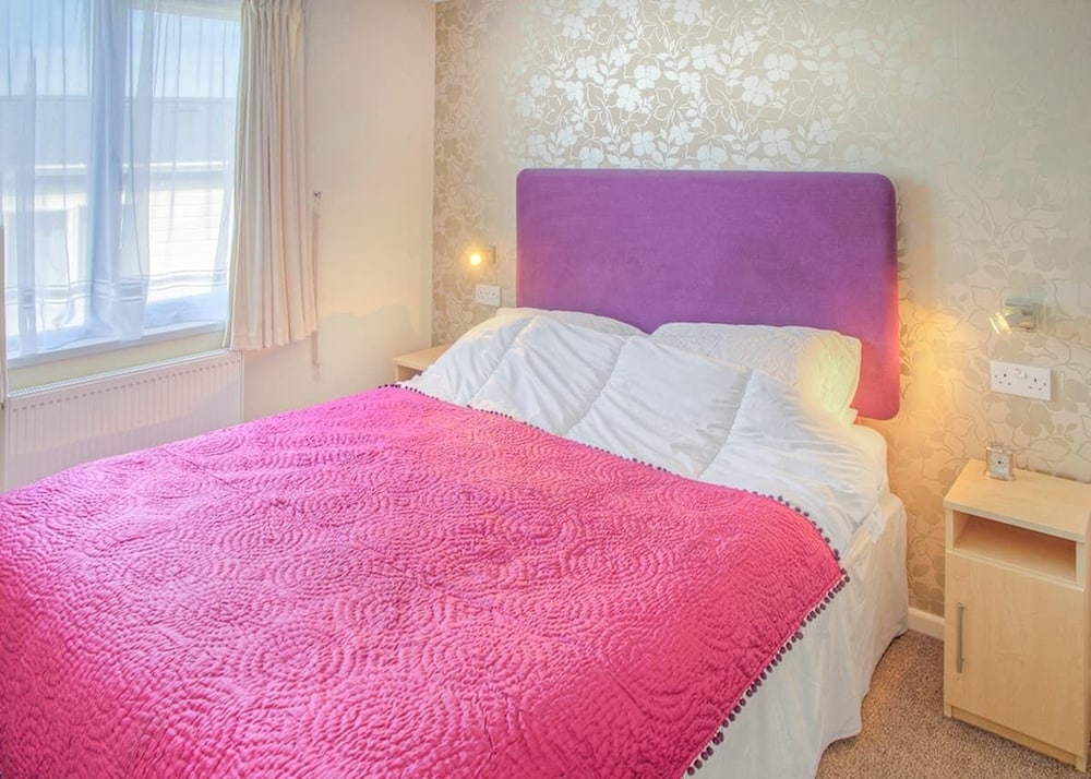 2 Bedroom Accommodation In Tresaith Beach, Cardigan, Ceredigion - New Quay