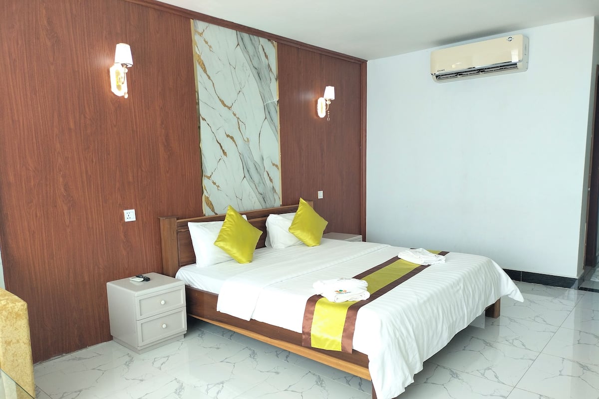 Quarto Duplo Deluxe | Roupa hipoalergénica, camas de colchão pillowtop, minibar