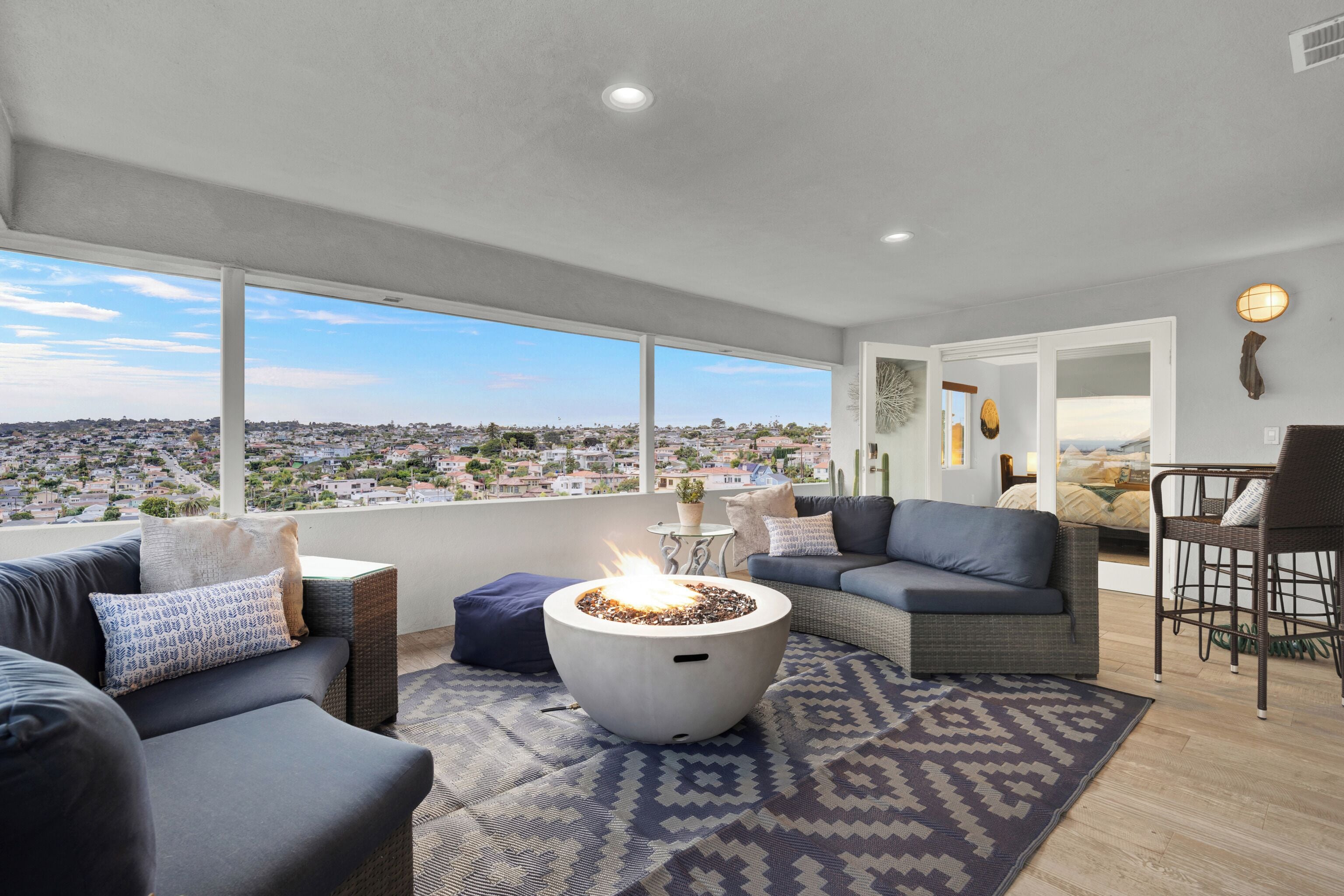 Upgraded Pt Loma Panoramic Views - 1 Bedroom Suite - San Diego, CA