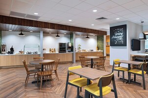 Pequeno-almoço tipo buffet diário incluído 