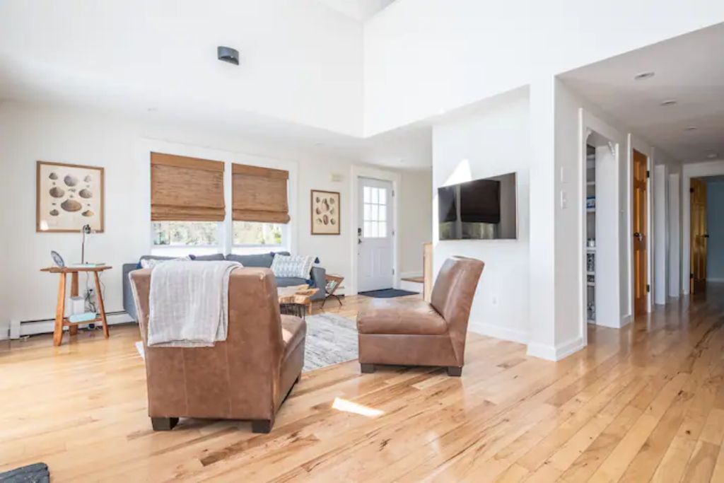 Modern Cottage Near Newport - 3 Bedroom/2 Full Baths & A/c Throughout - Fall River, MA