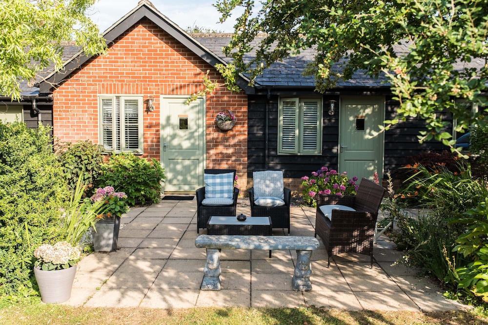 The Foxes Den Coffee House And Rooms - Suffolk