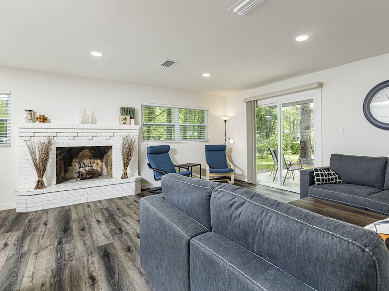 Palm View ~ Newly Renovated Quiet Home Close To Uf! - 게인즈빌