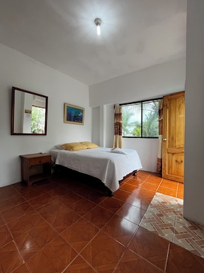 Quarto casal, 1 cama de casal | Escrivaninha, Wi-Fi de cortesia, roupa de cama