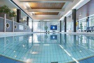 Sauna seca, massagens com pedras quentes, massagens suecas