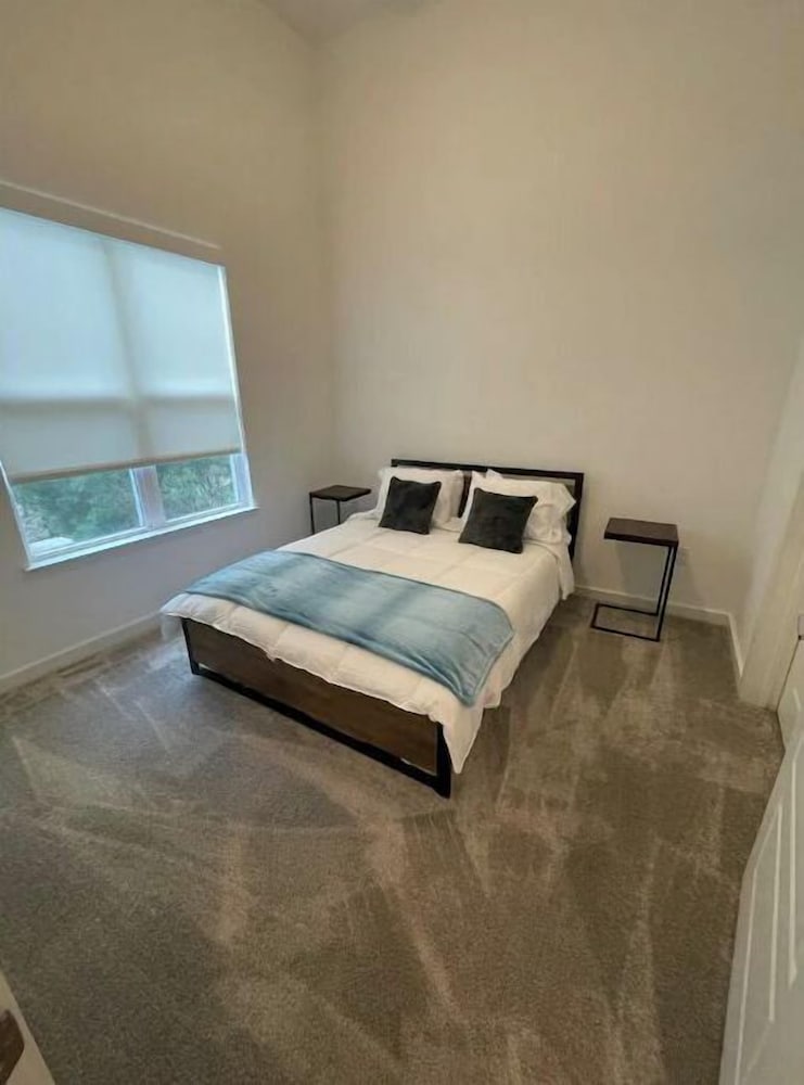 Queen Suite | Private Patio - Richardson, TX