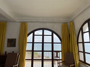 Quarto Quádruplo Deluxe | Roupa de cama fornecida 