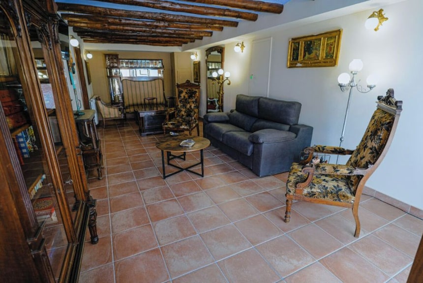 8 Bedroom Cottage In Santa Maria De Dulcis - Alquézar