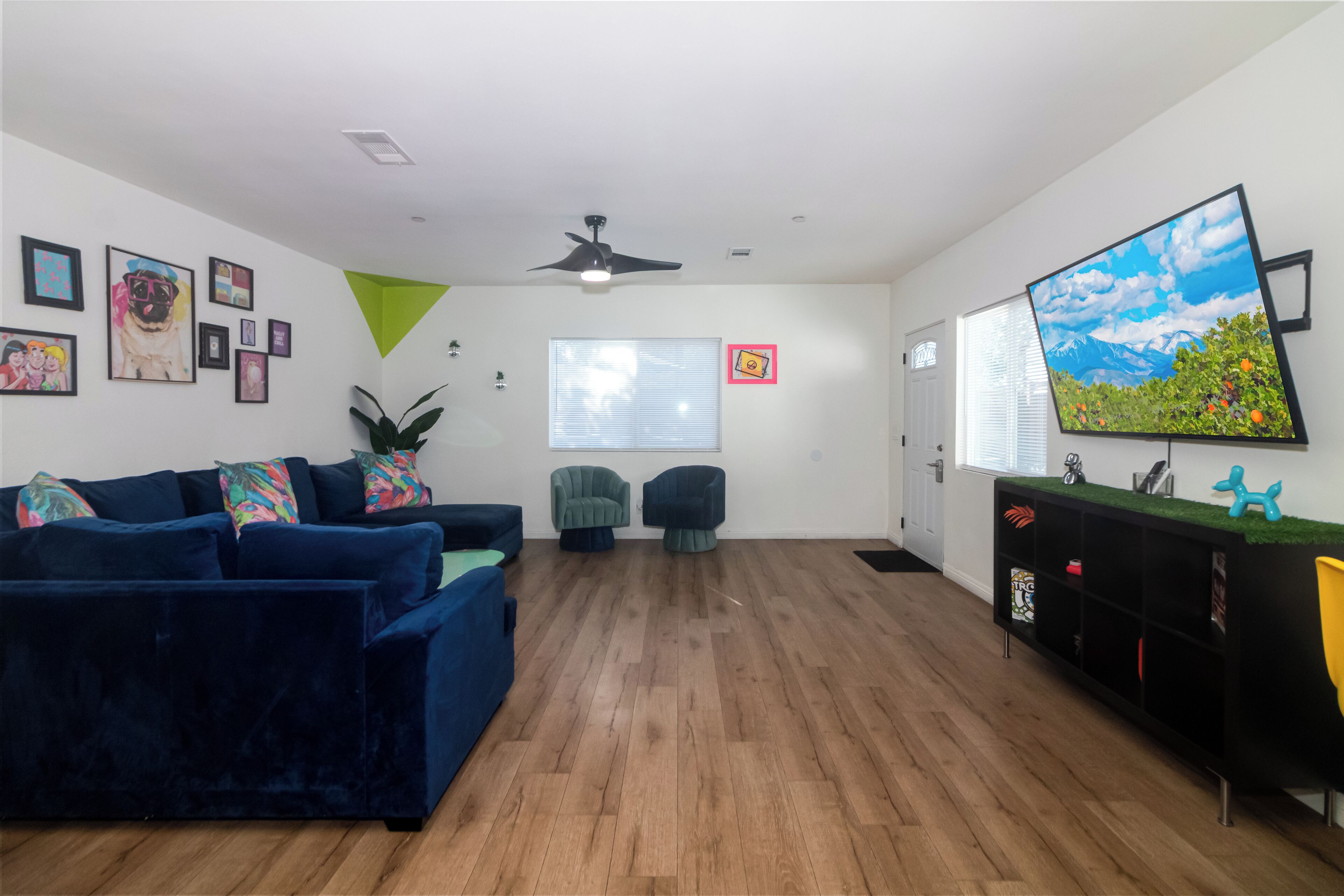 Bright Vibes Home- Sleeps 8- 1 Block To University- Pacman, Bbq, Indoor Gym - Redlands, CA