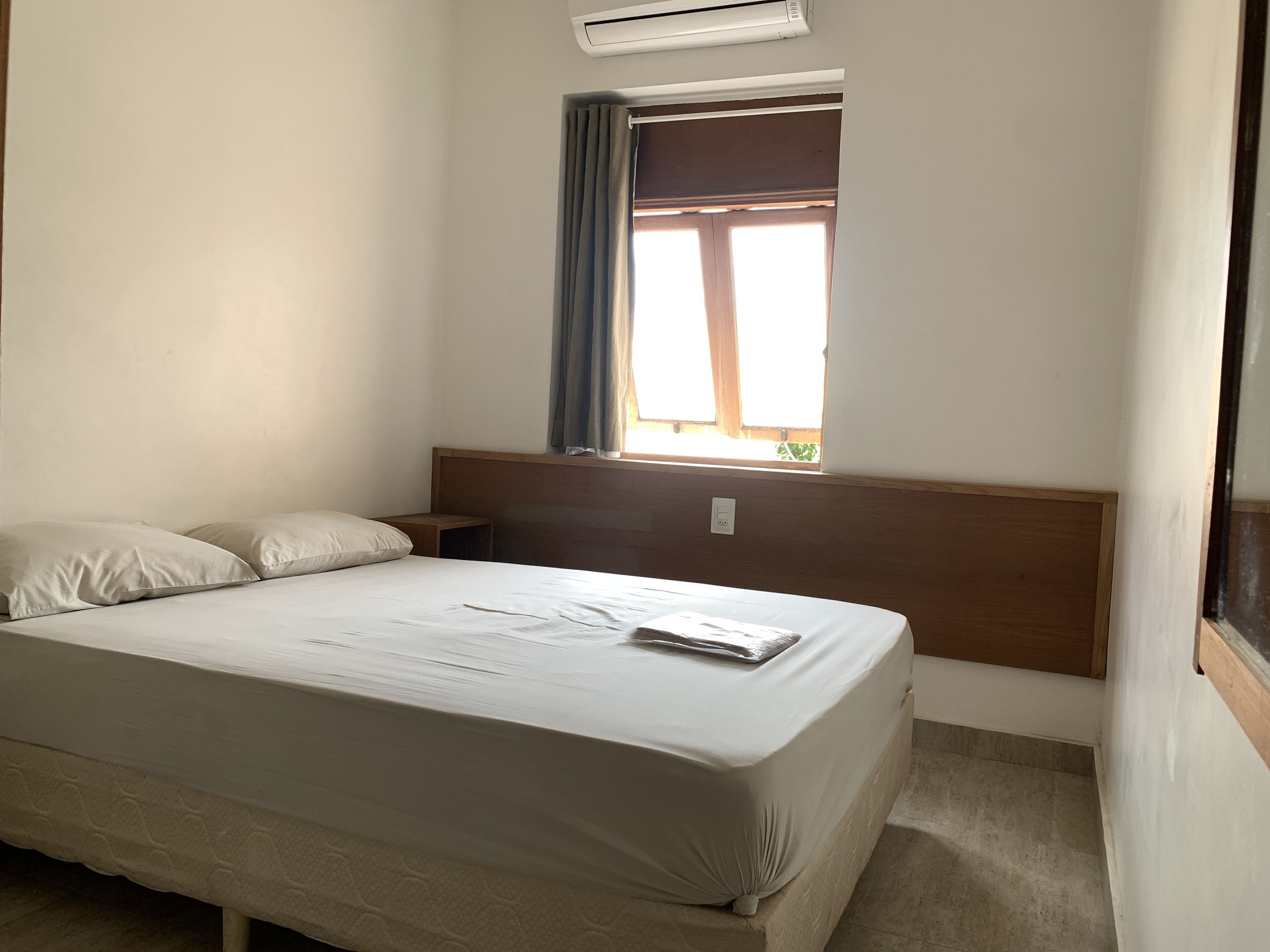 Minibar, Wi-fi grátis, roupa de cama fornecida 