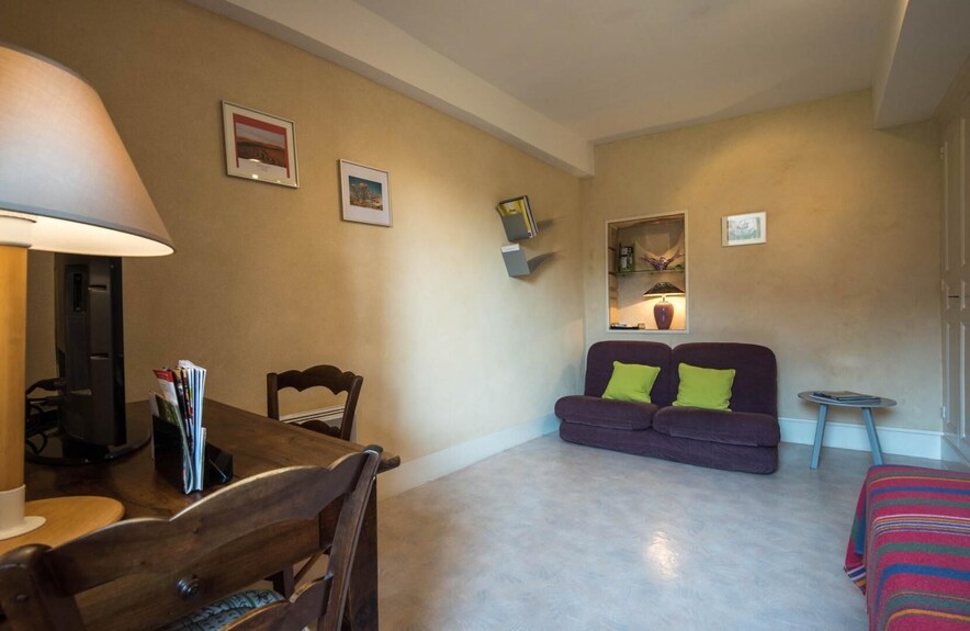 De Pierre Et De Vigne - Juliénas