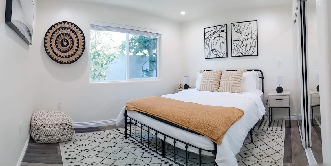 Newly Built Guest House With Full Kitchen And Washer/dryer - Simi Valley, CA