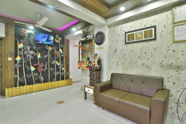 Hotel Red Rose Guest House - Ahmedabad